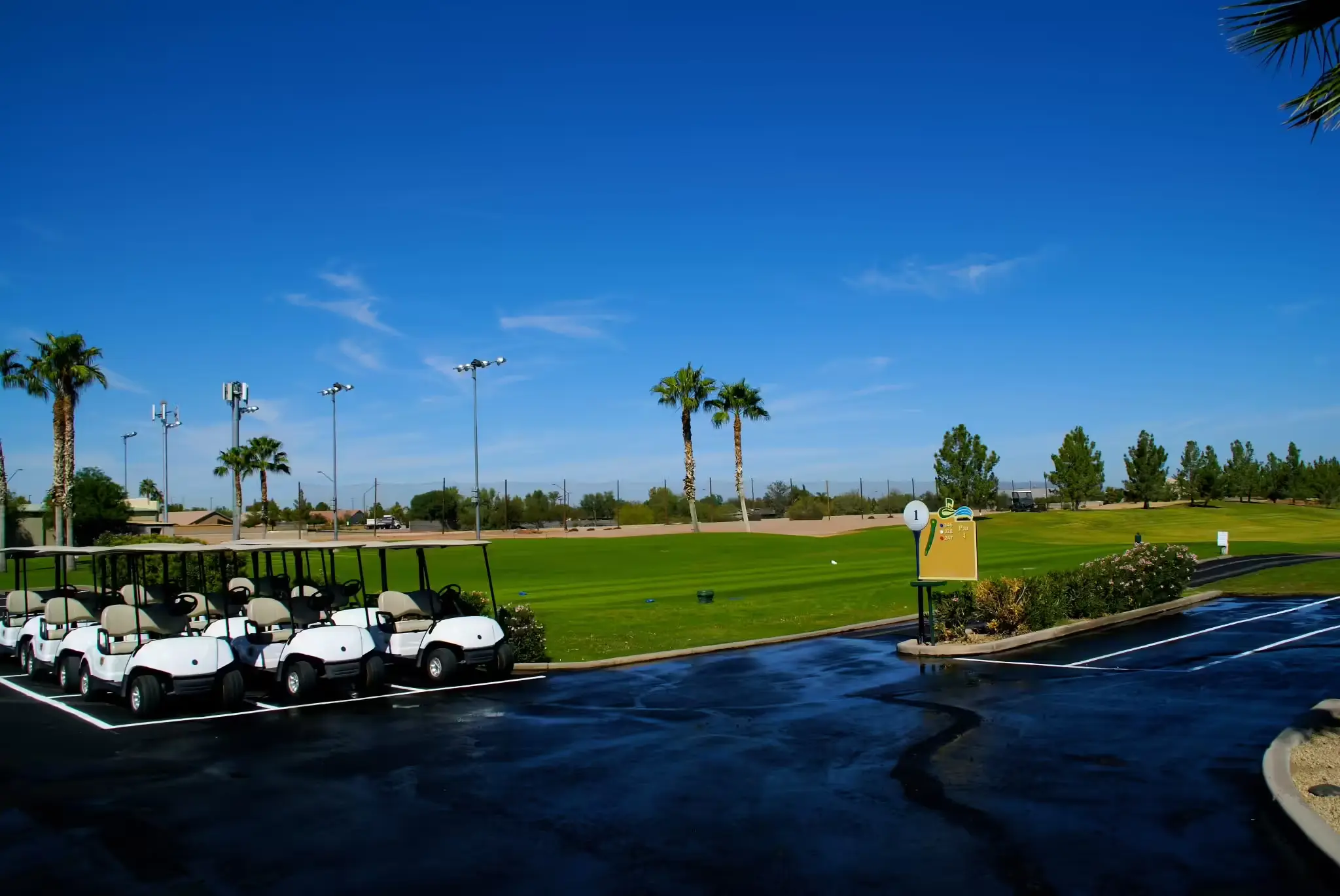 Phoenix Mobile Golf Simulator | Phoenix, AZ - Dryvebox