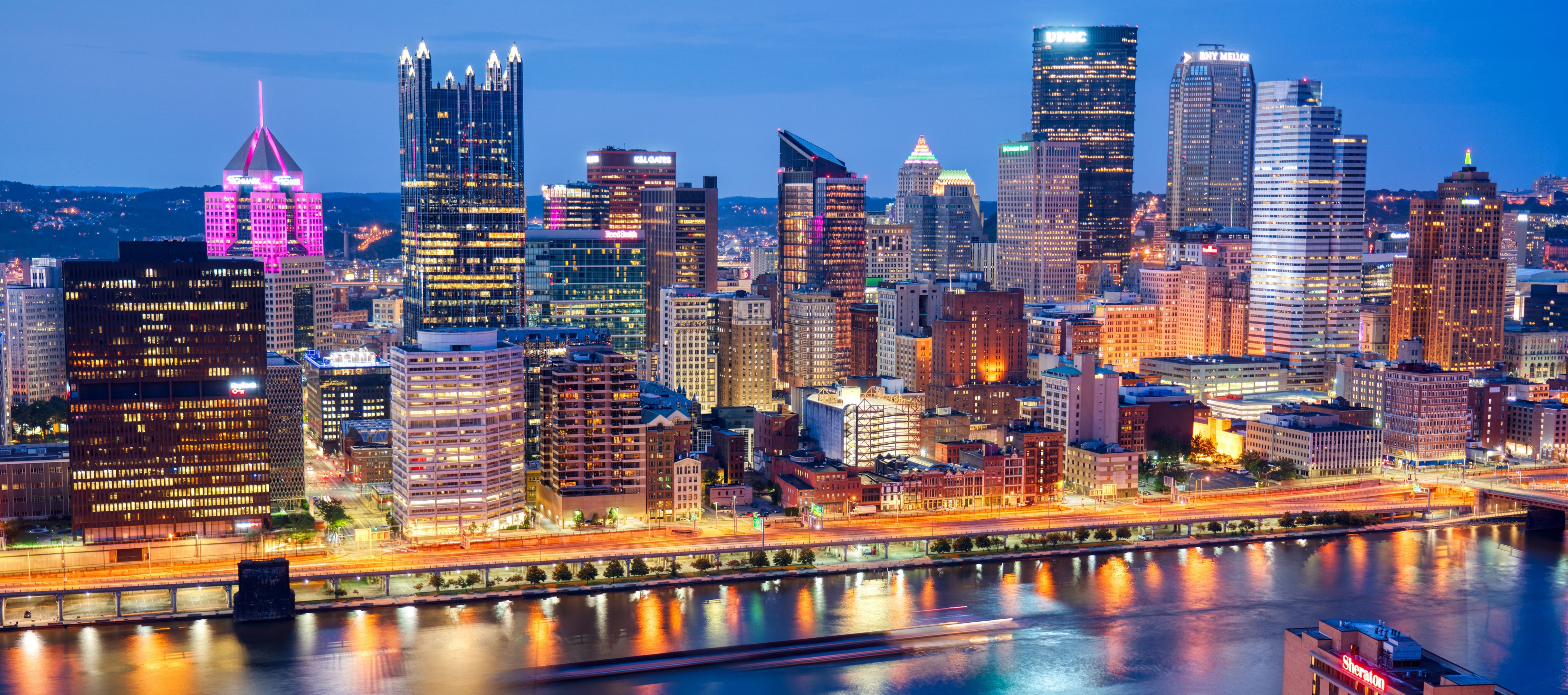 Pittsburgh Mobile Golf Simulator | Pittsburgh, PA - Dryvebox