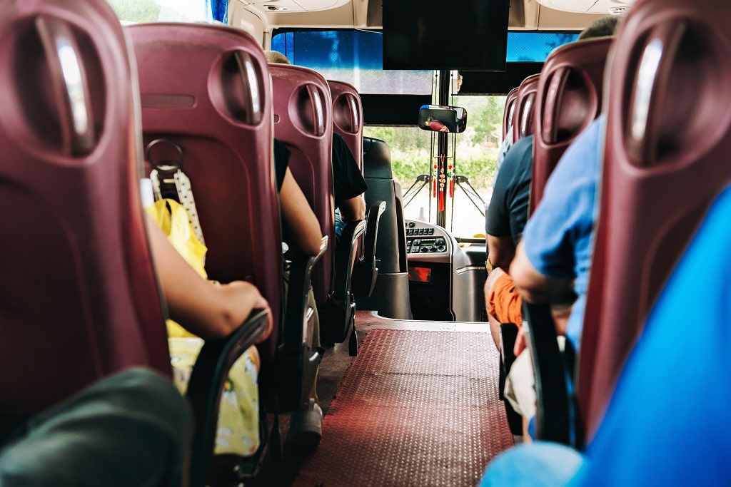 13 Simple Charter & Tour Bus Etiquette Rules | Infinity Transportation