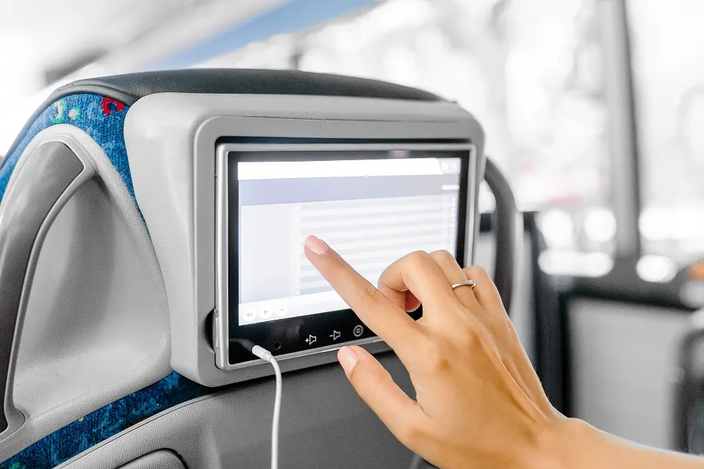 13 Simple Charter & Tour Bus Etiquette Rules | Infinity Transportation