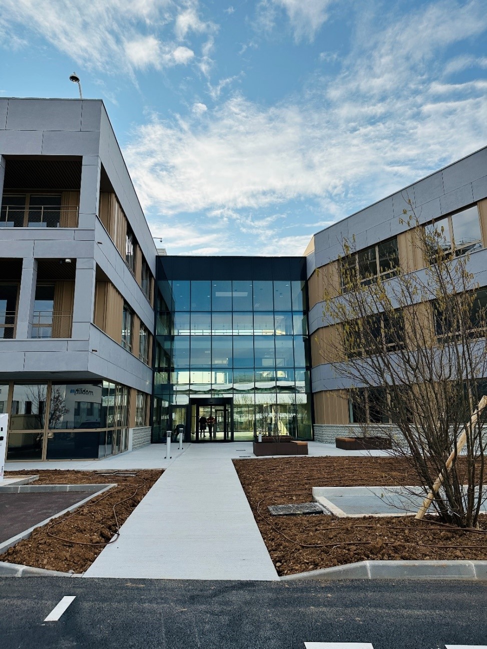 ANGERIS LIVRE LE SIEGE D'AREA A JONAGE