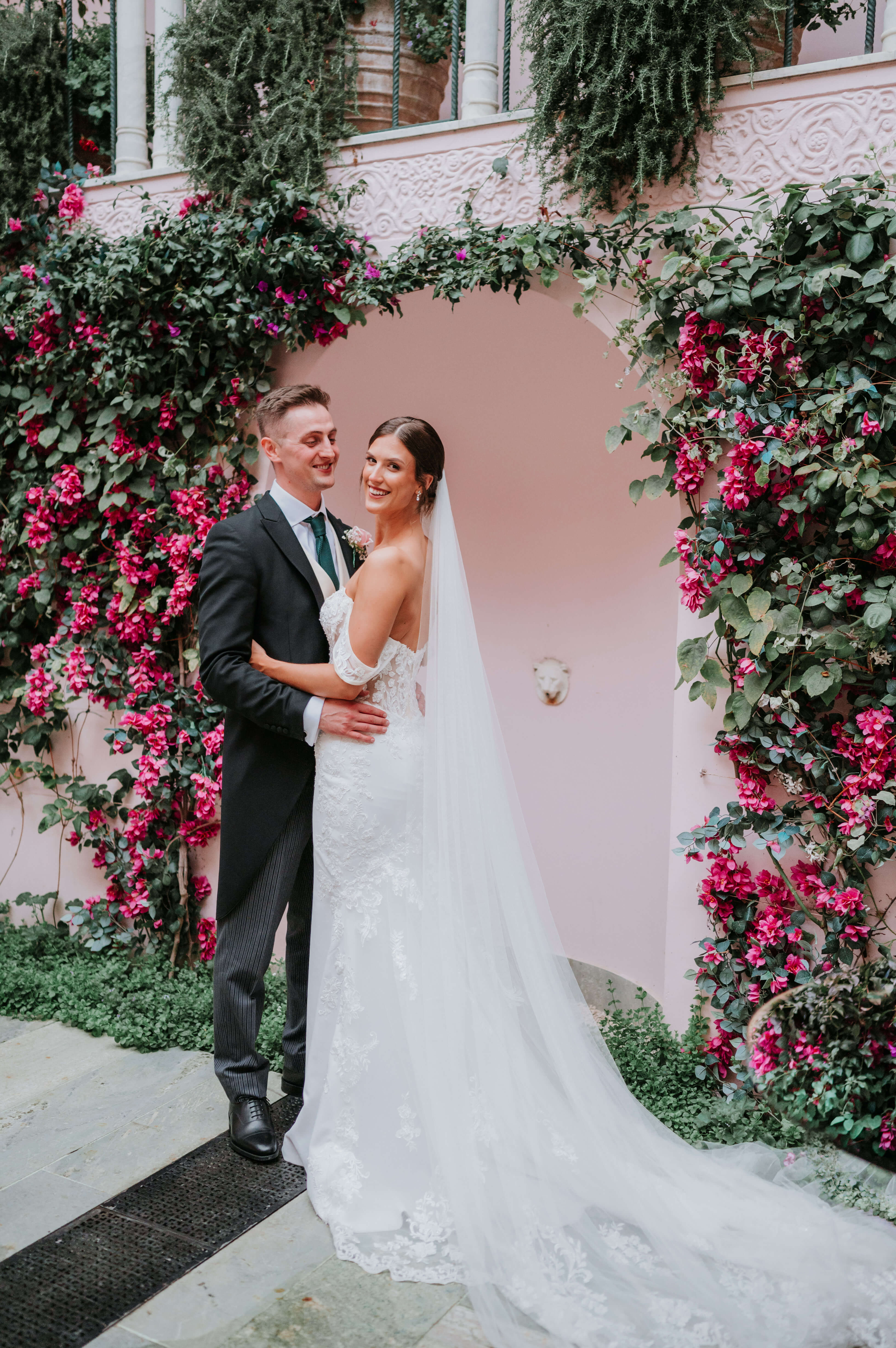 Tara & Tom's Berkshire Wedding | Wedding Photography