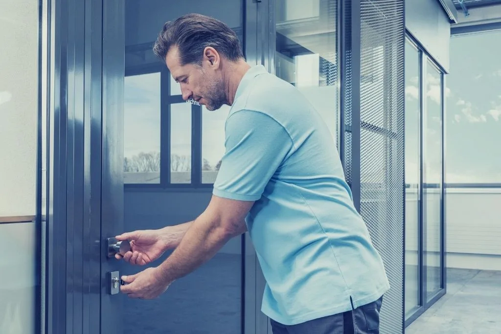 The Lifespan of a Mechanical Lock System - dormakaba Architecture ...