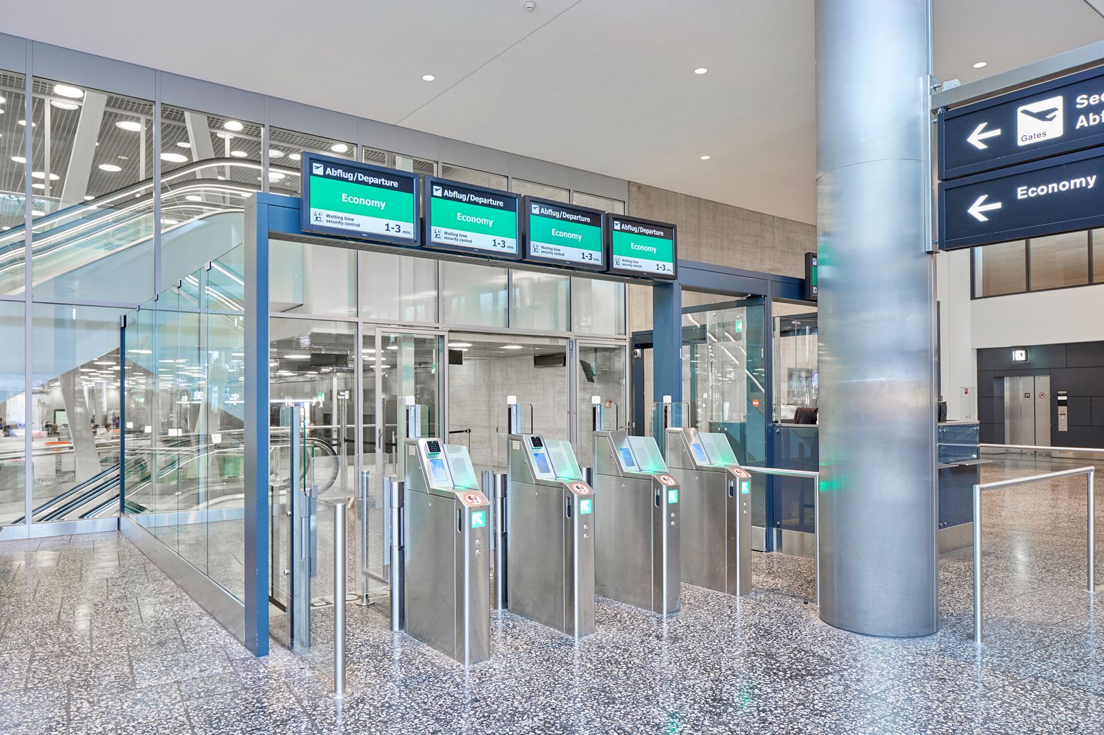 Boarding pass control (BPC) - Dormakaba Architecture & Planning