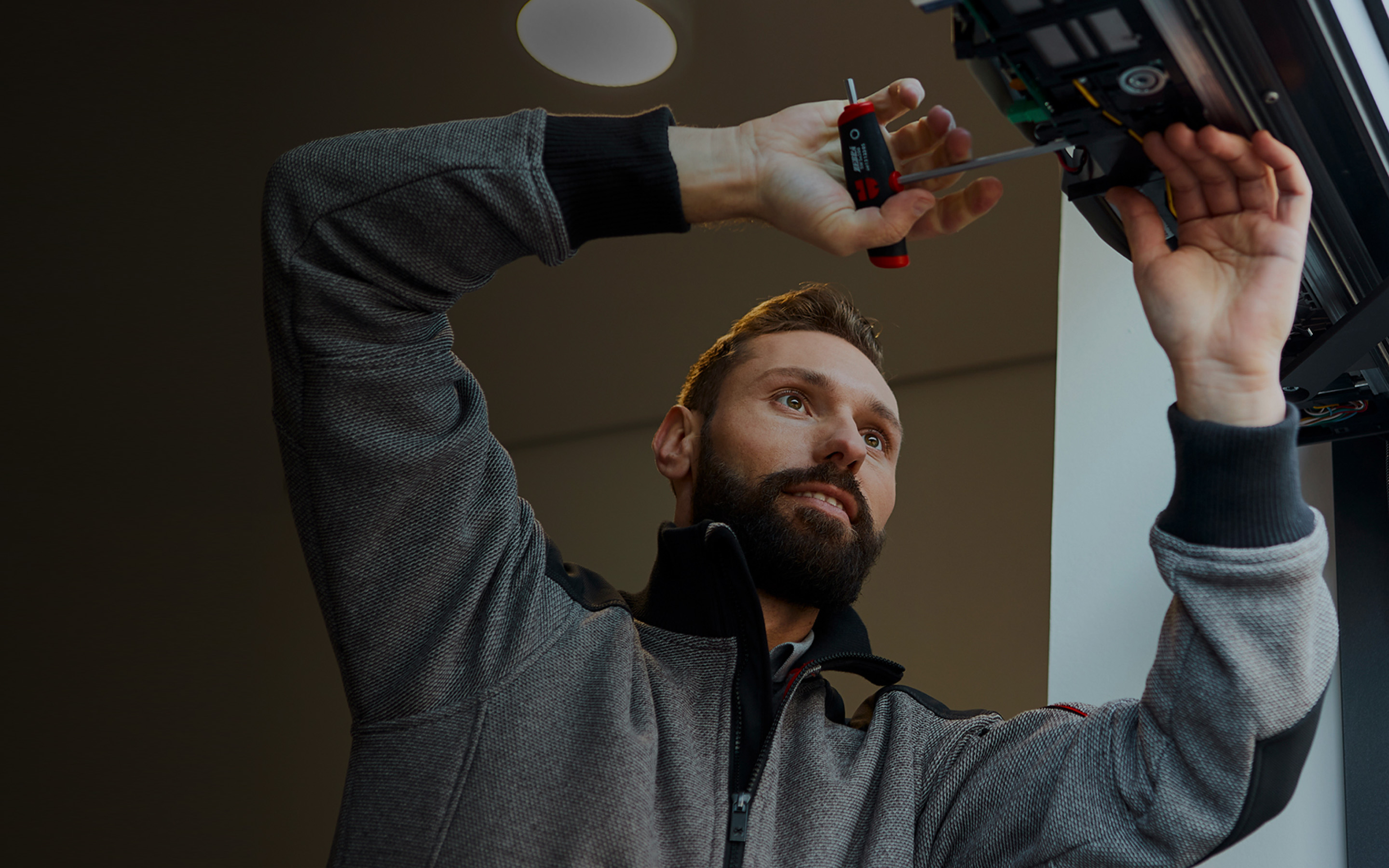 24/7 Automatic Door Service | dormakaba