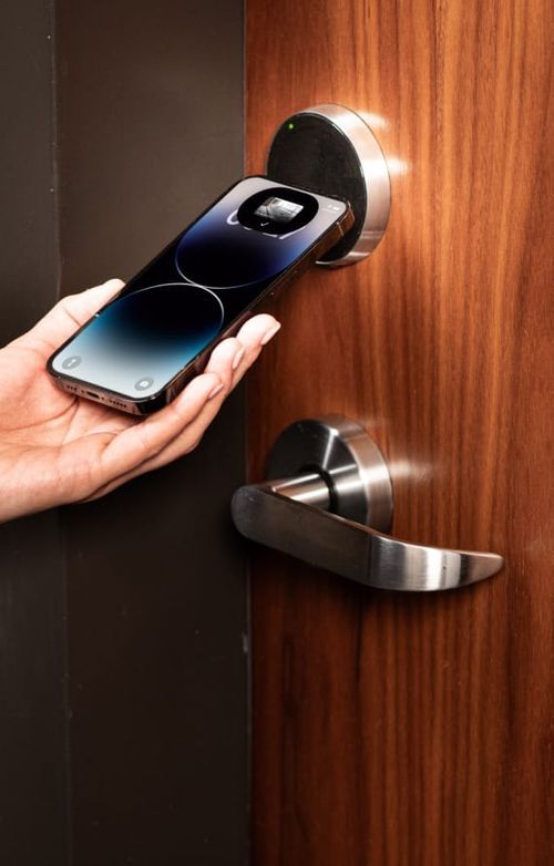 Room key in Apple Wallet by dormakaba