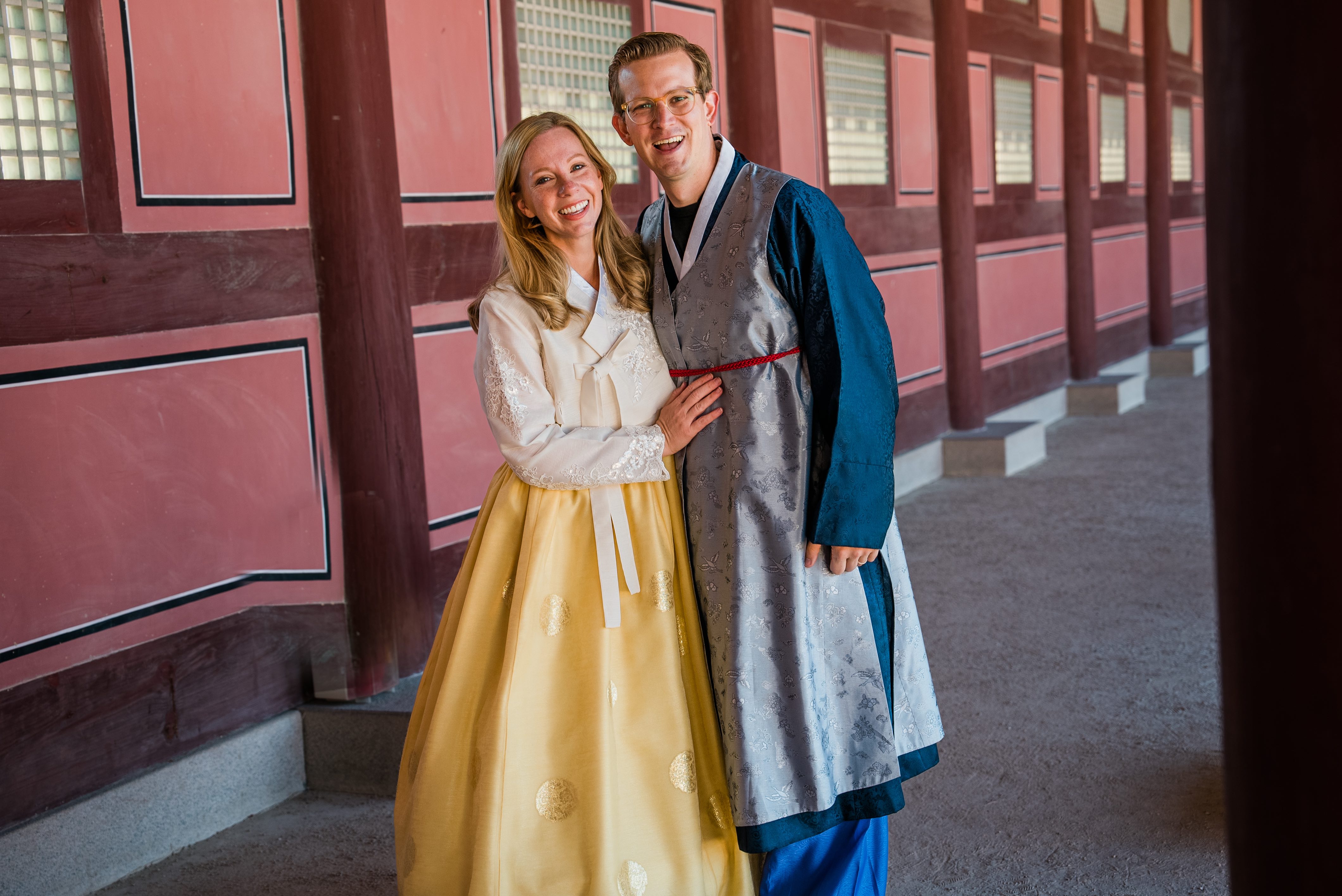 Renting a Hanbok and Visiting Gyeongbokgung Palace in Seoul, Korea