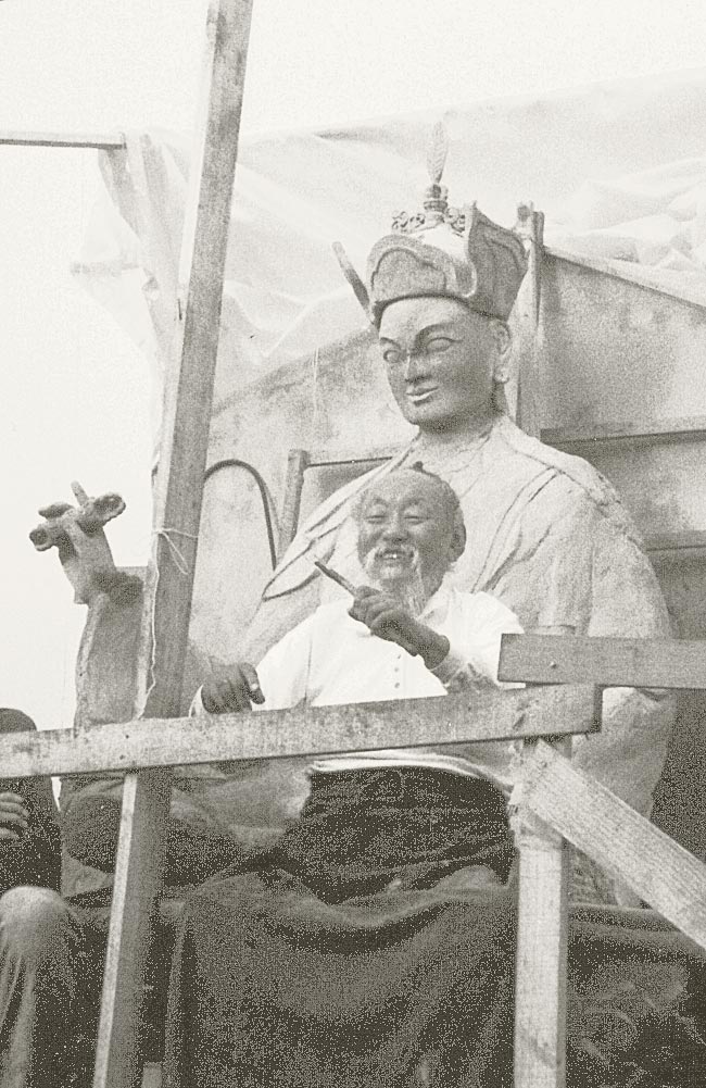 The Guru Rinpoche Statue | Windhorse Archives | Chagdud Gonpa Foundation
