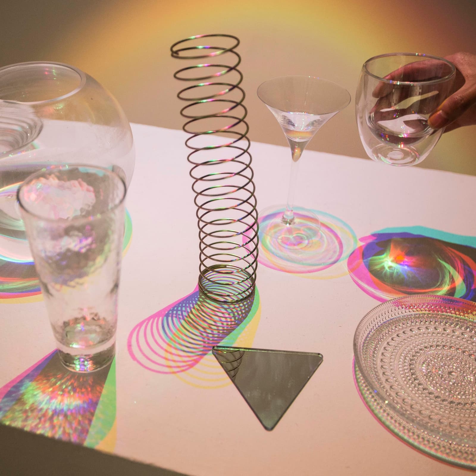 RGB_Light - to enjoy colorful shadow & prism | Shiftall