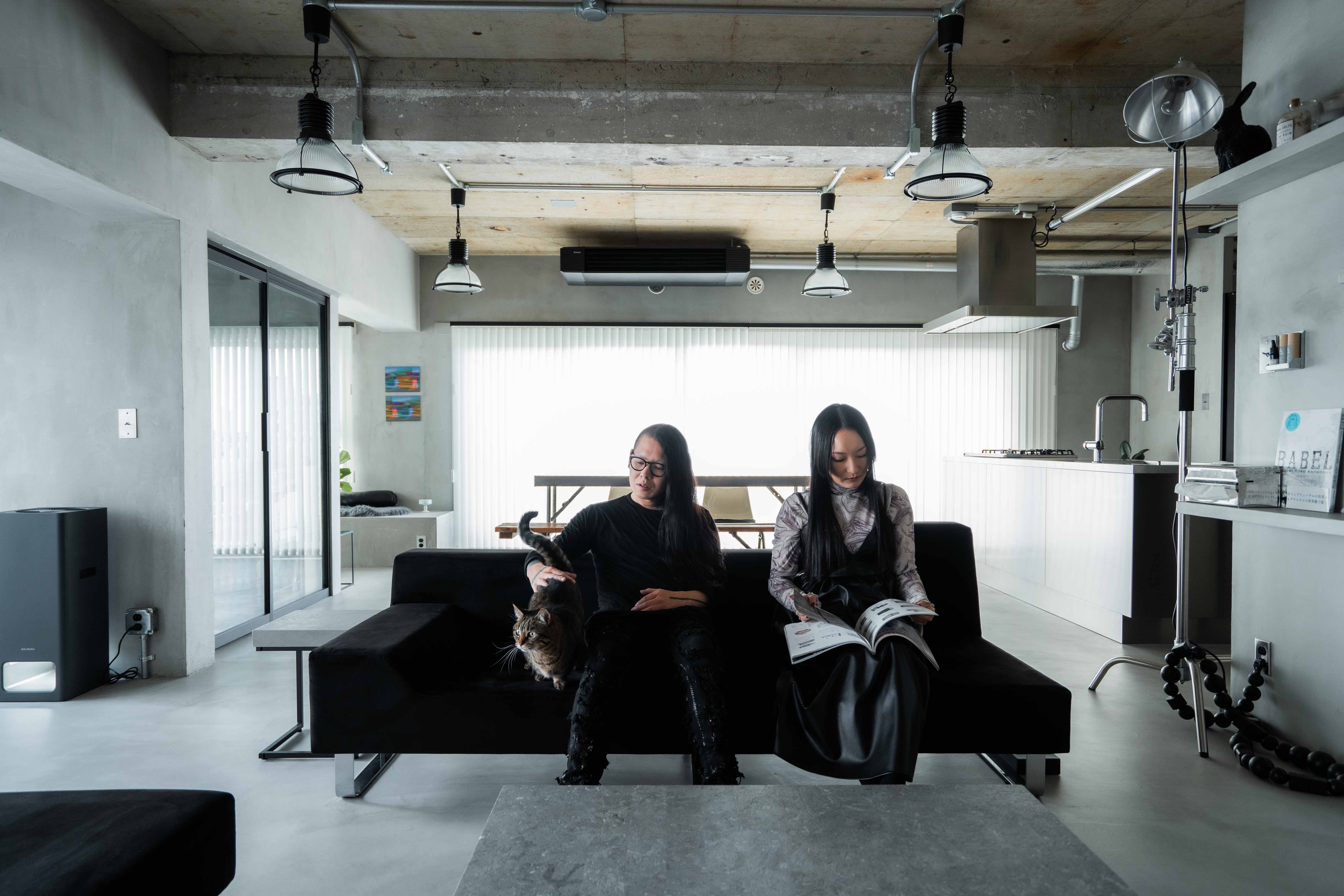 モノトーンで洗練されたコンクリート空間｜2人暮らし｜1SLDK