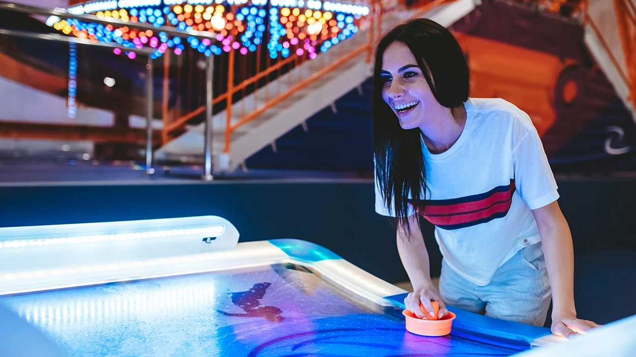 How Dave & Buster's Revenue Mirrors Foot Traffic Patterns