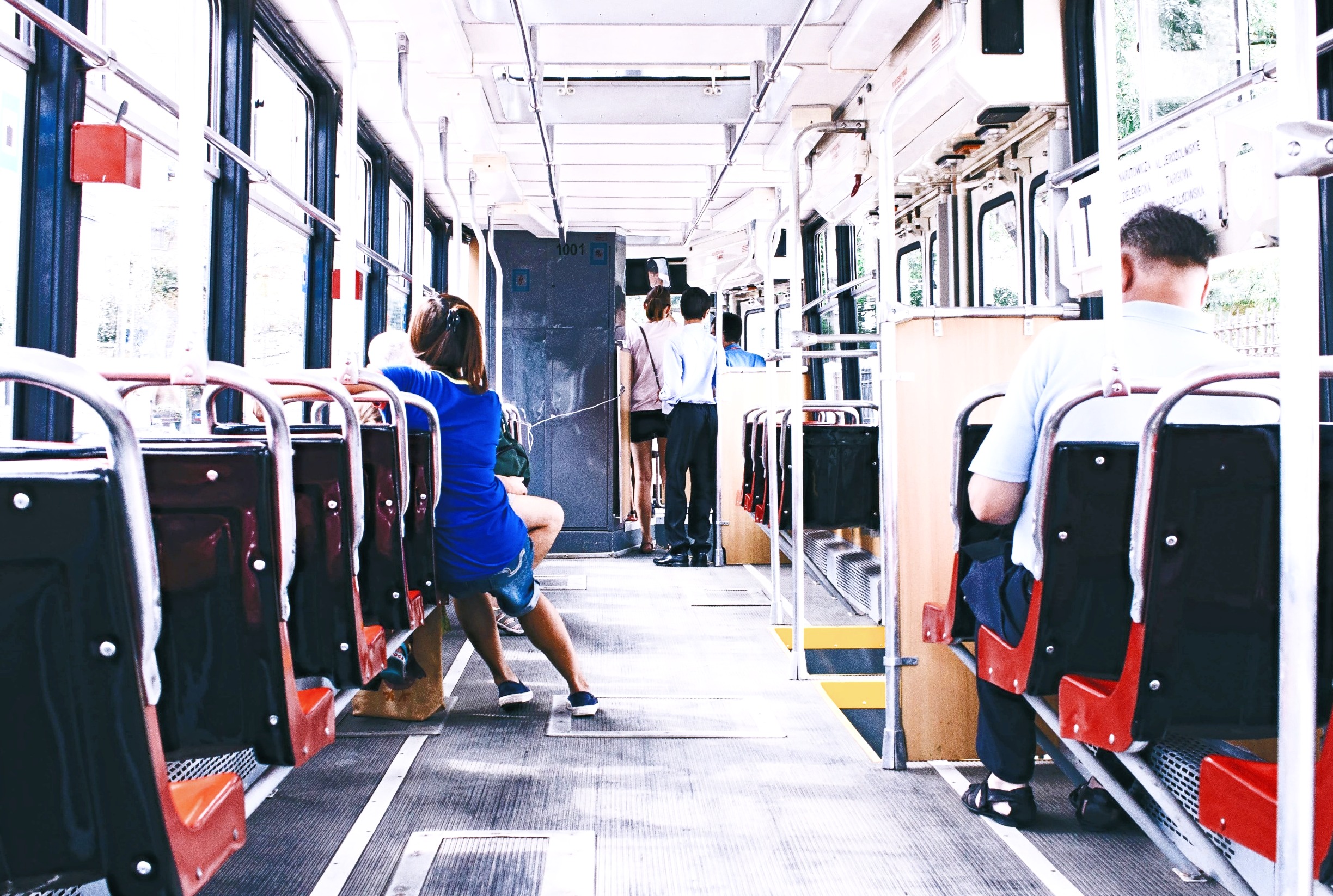 A Case Study: How to Charge 100 Electric Buses | Ampcontrol