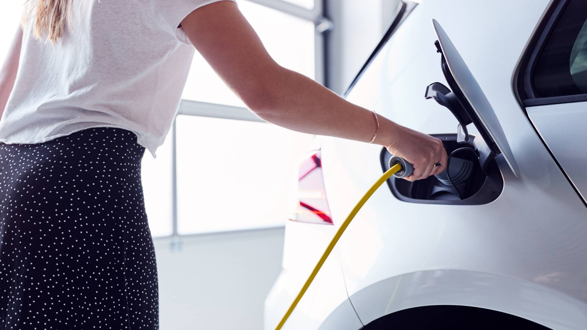 What is a Charging Management System for Electric Vehicles? - Ampcontrol