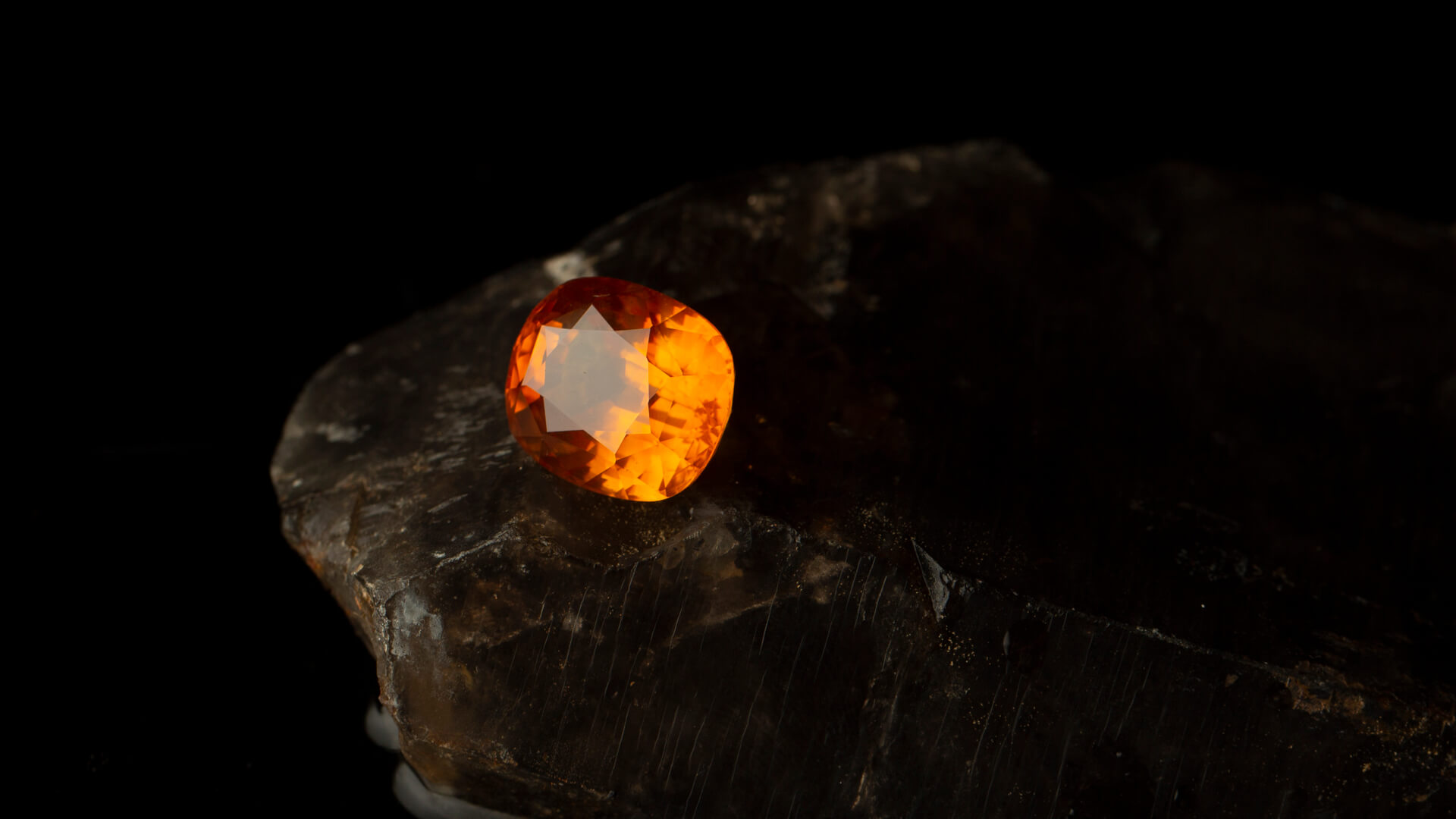 Ceylon Sapphire - The Complete Guide | Blog | Ceylons Munich - Fine and ...