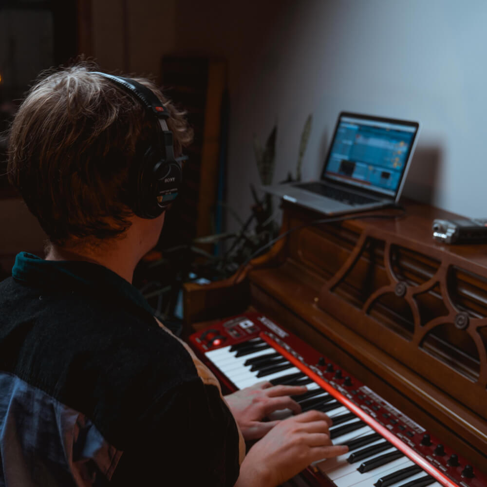 Piano for Producers and Guitarists - Pickup Music