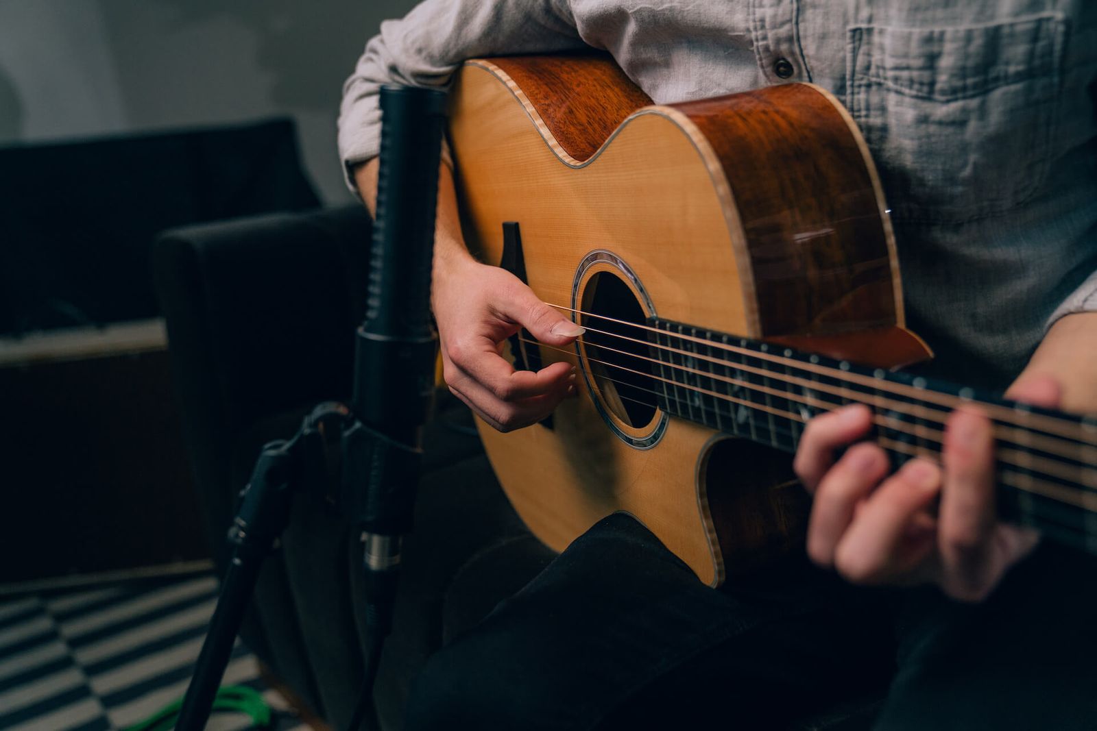 The Guide for Learning Fingerstyle Guitar - Master the Art of ...