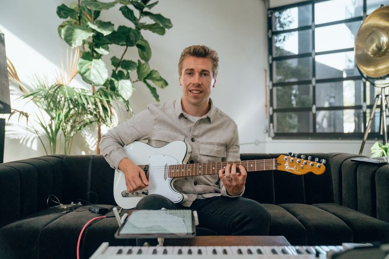 Guitar Tabs or Sheet Music: What is best for me? - Pickup Music