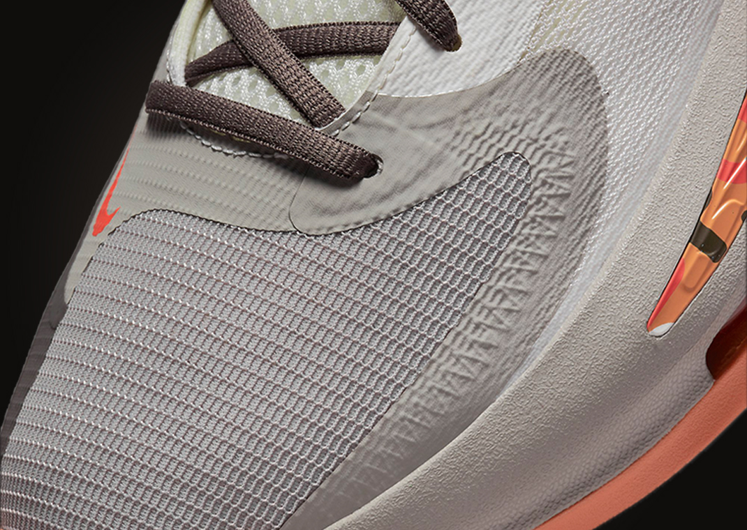 Giannis Antetokounmpo Unleashes The Mythical Nike Zoom Freak 4 Statue ...