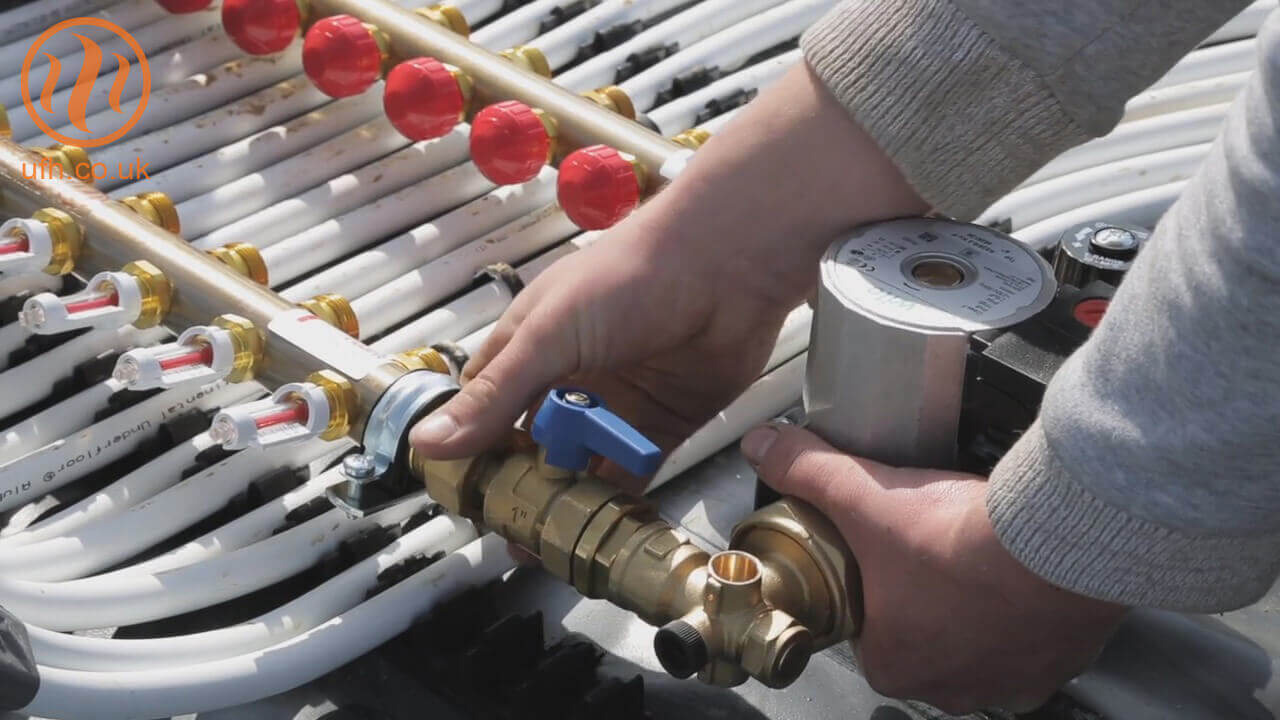 Insulation over slab install | Underfloor Heating System Video