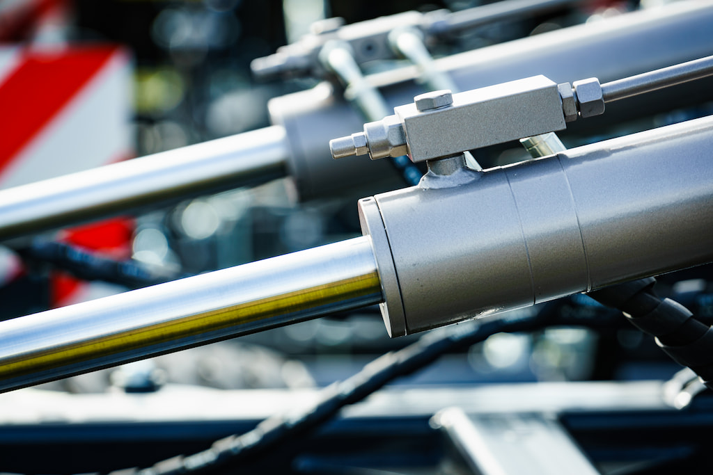 Tie Rod Cylinder vs. Welded Cylinder: Which to Choose for Your Application?