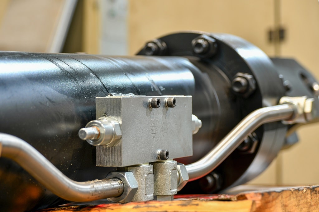 How to Store Hydraulic Cylinders Safely: Hydraulic Equipment Storage 101