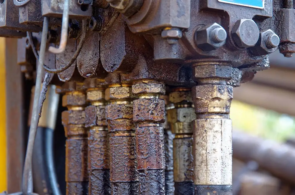 How to Choose the Right Hydraulic Oil for Your System? | Cylinders, Inc.