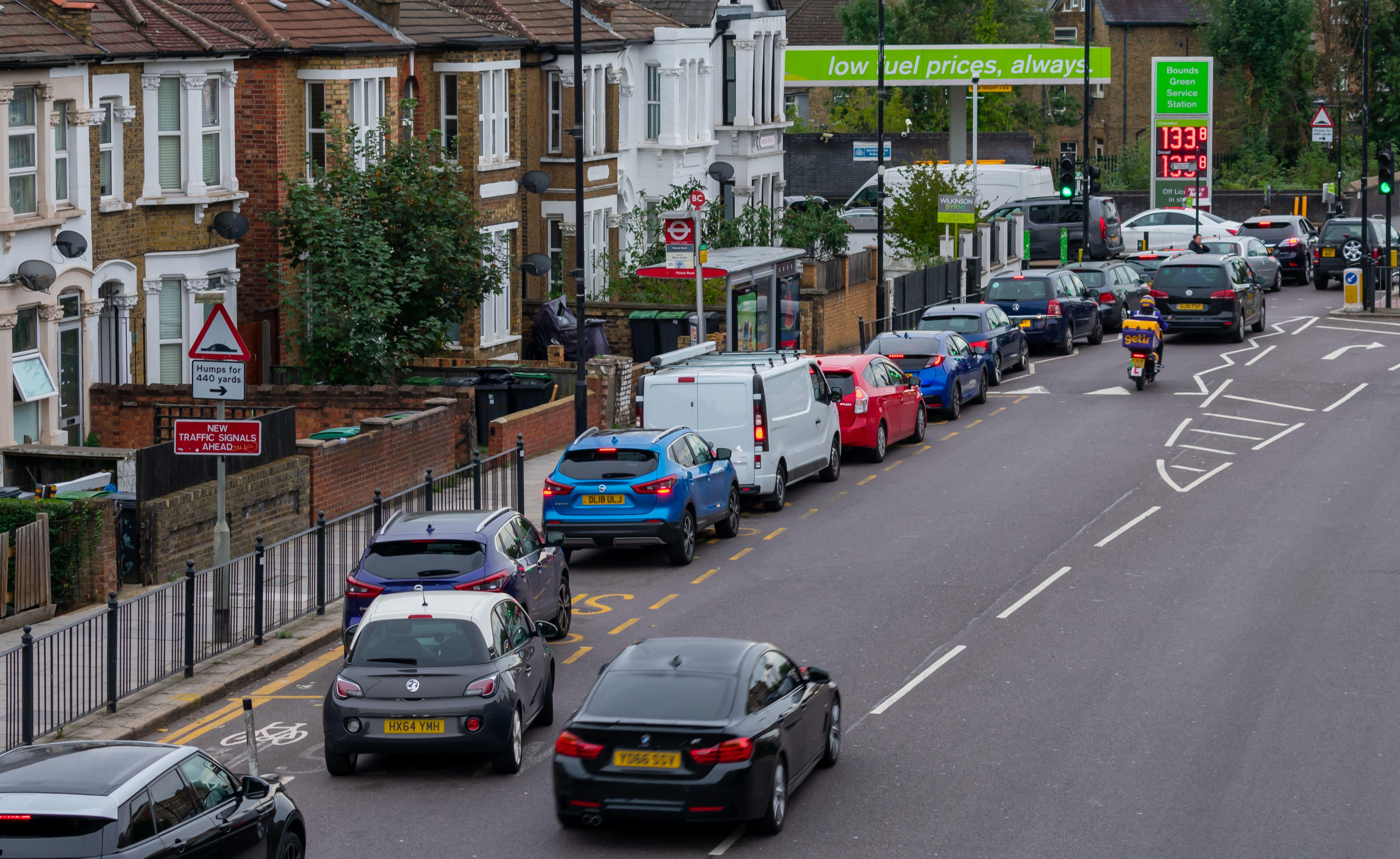 Panic buying causes operational chaos | Fuel shortages Cars