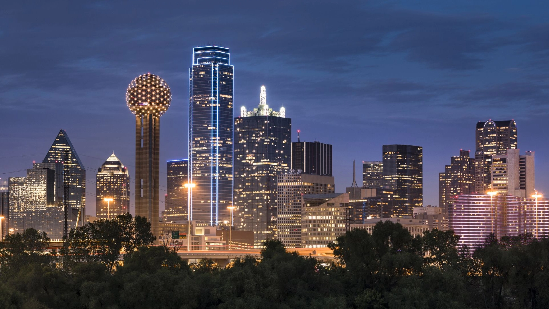 Party & Outdoor Movie Rentals | Dallas, TX | Freedom Fun USA