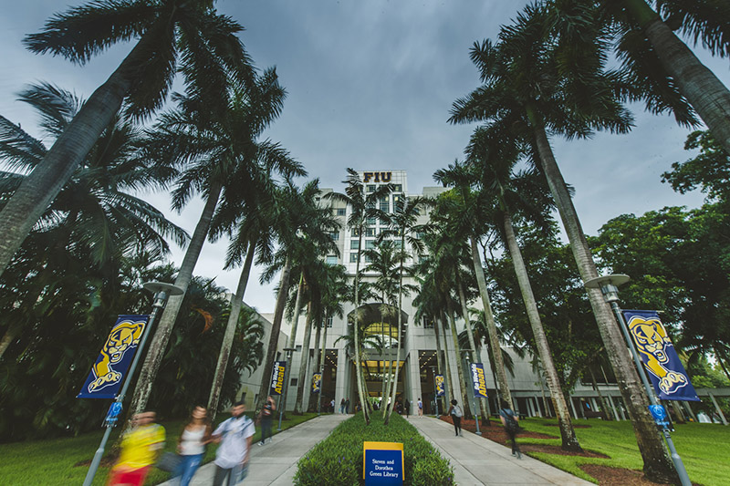 2 ways personalization improves enrollment management | VisitDays Blog