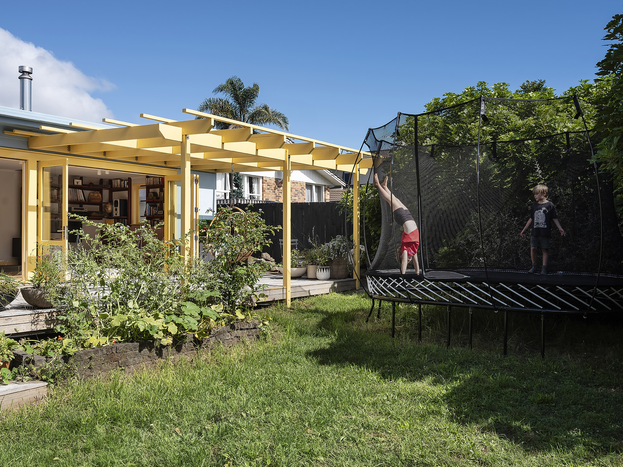 Sunny Sky House | Pac Studio : Architecture, Interior Design & Spatial ...