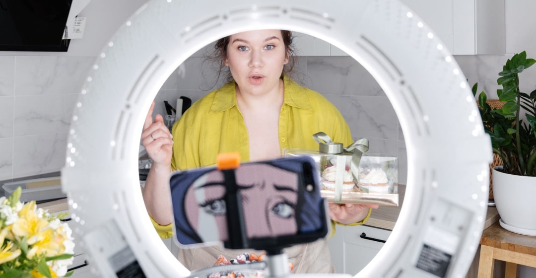 How To Make Money On YouTube: 8 Tips To Monetize YouTube | Beacons