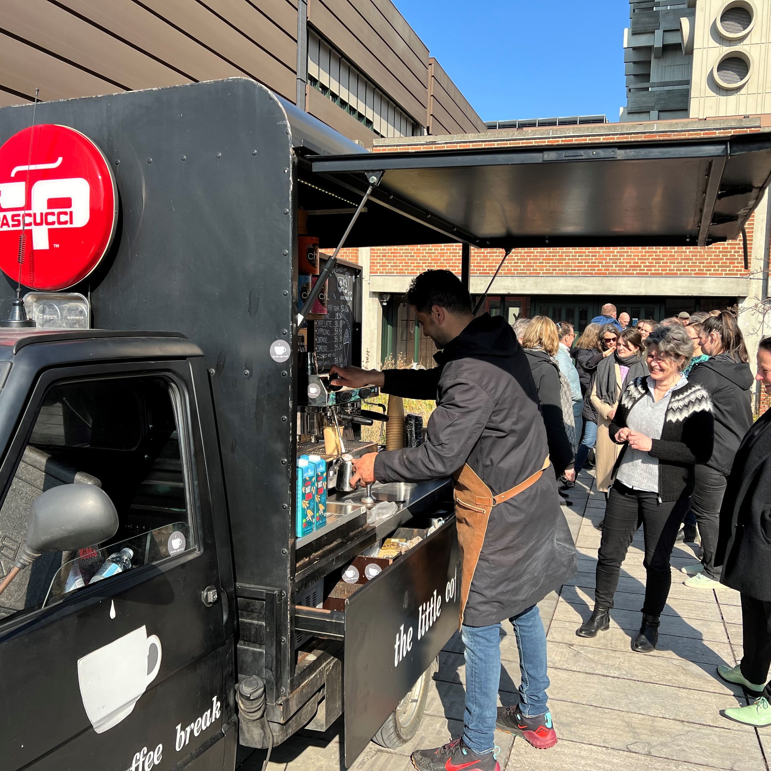 Kaffevogn – Lej en kaffevogn med barista til dit arrangement