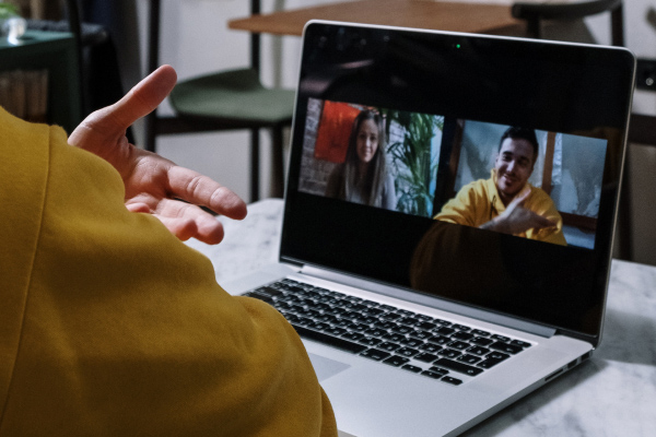 Online Negotiation & The Important Role of Body Language