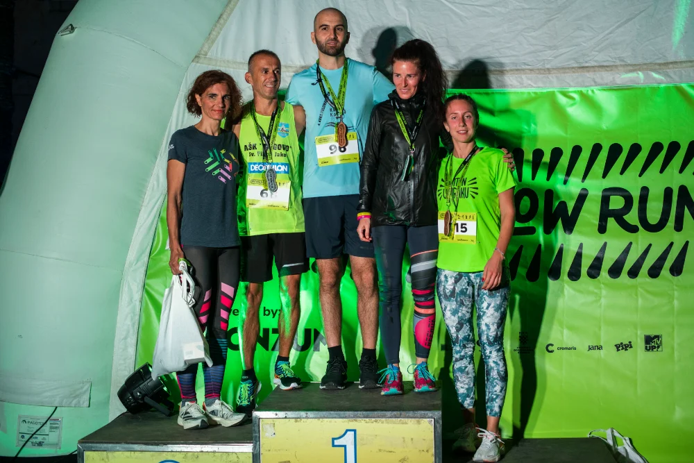 SPLIT 'SVITLO' U MRAKU! Trkači Glow Runa powered by Konzum obasjali put od Rive do Vile Dalmacije