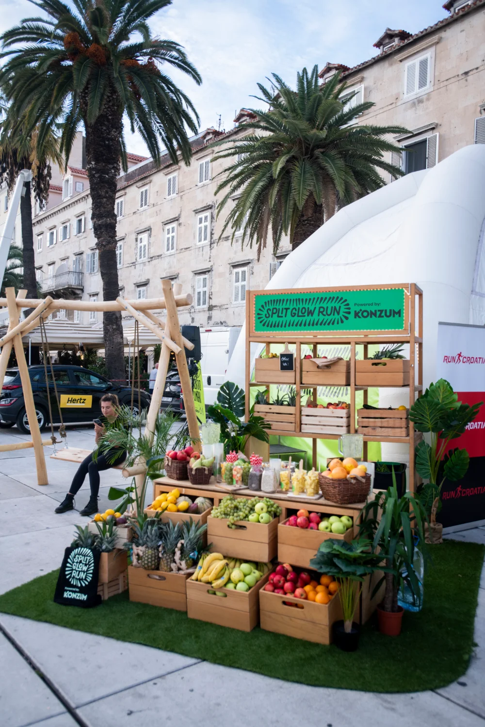 SPLIT 'SVITLO' U MRAKU! Trkači Glow Runa powered by Konzum obasjali put od Rive do Vile Dalmacije