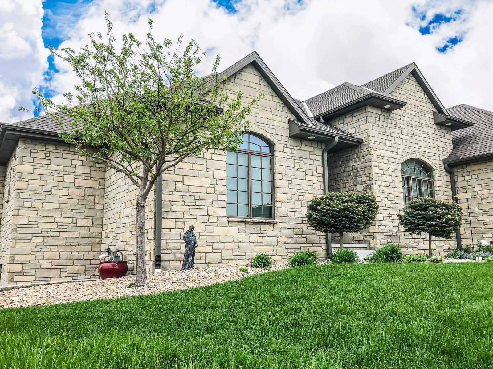 Explore Ste. Gen Tumbled of The Dimensional Collection at Edward's Stone