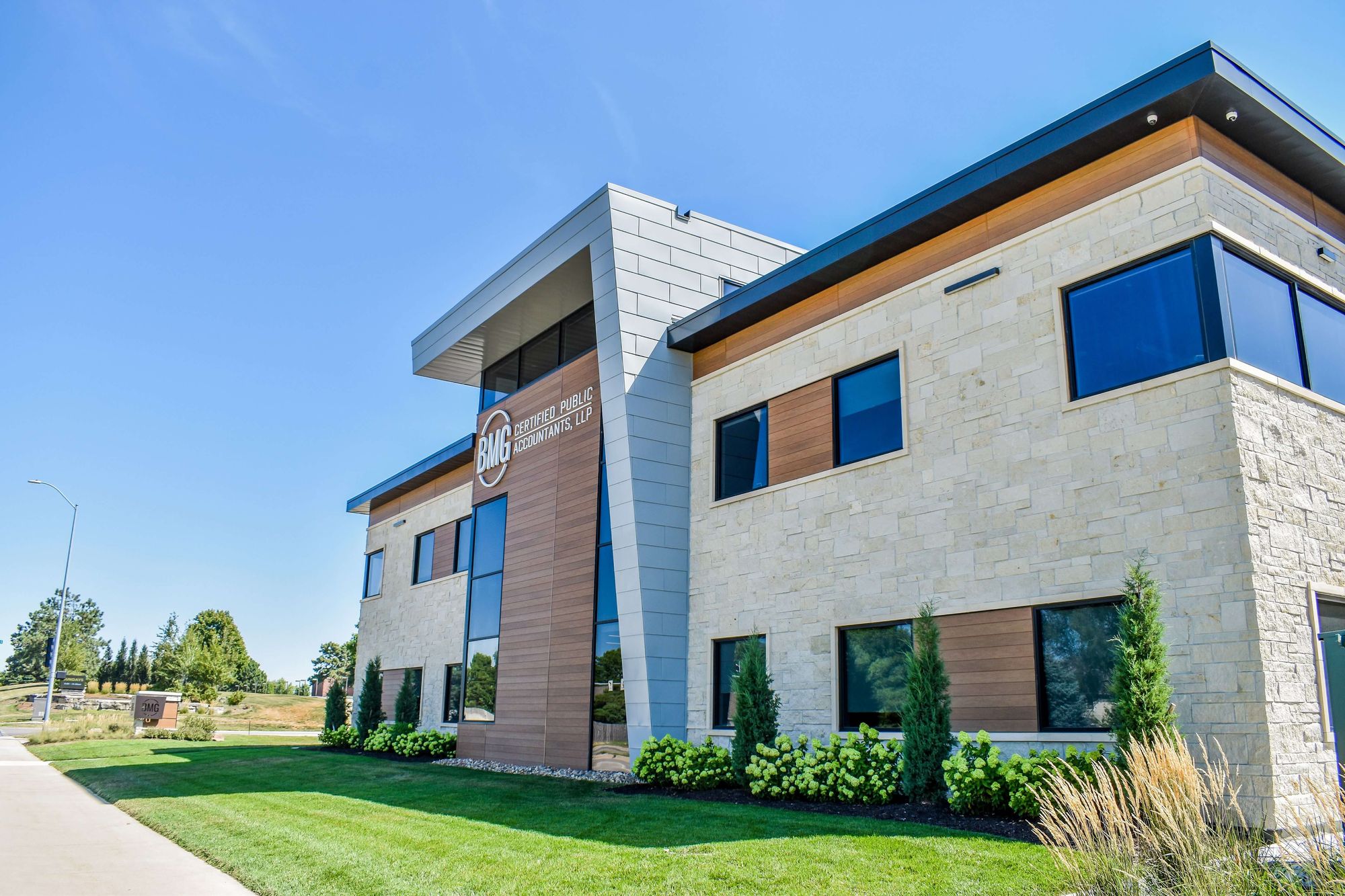 Explore Cottonwood of The Classic Collection at Edward's Stone