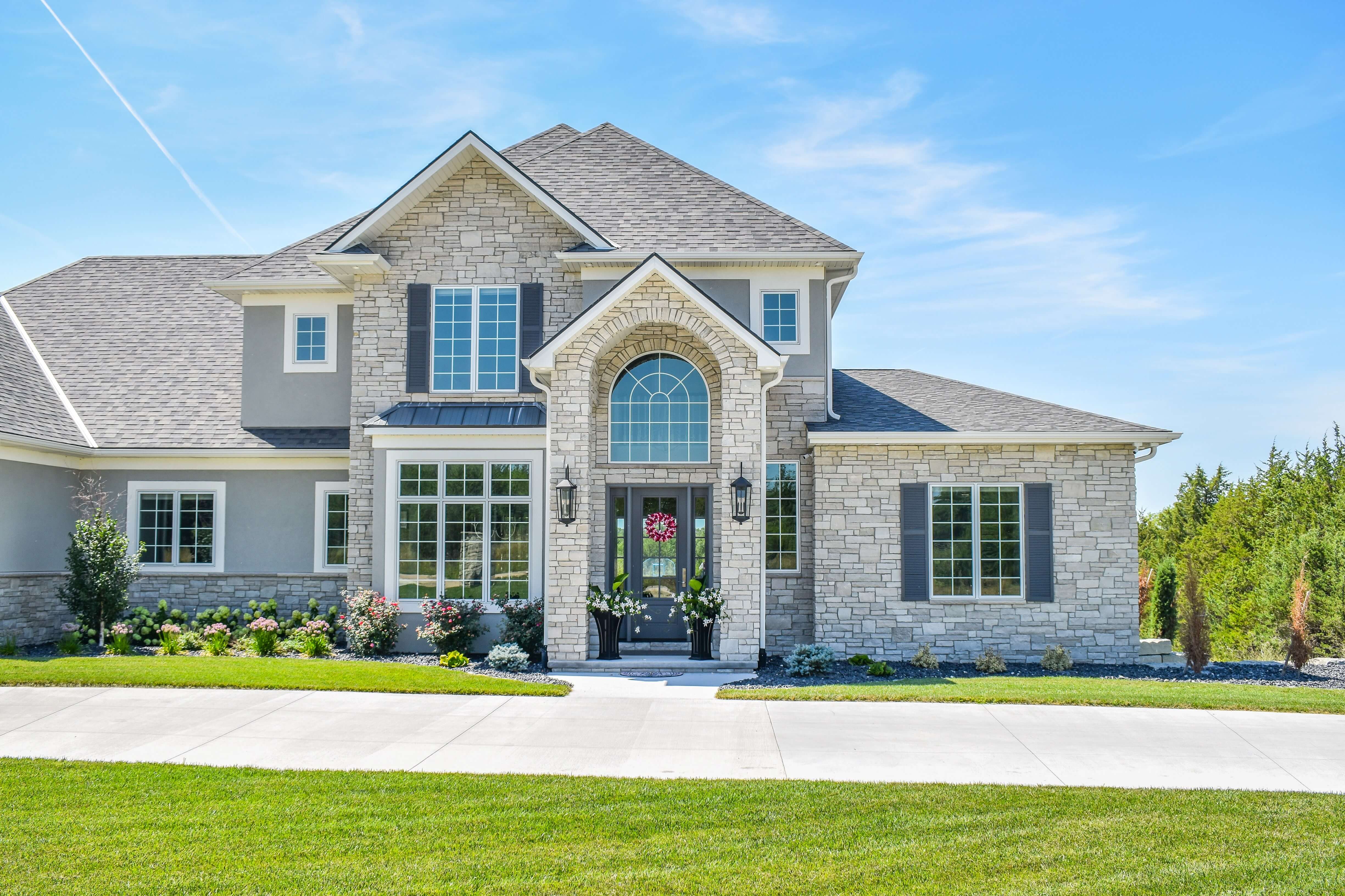 Residential: Modern Fond Du Lac Home | Edward's Stone