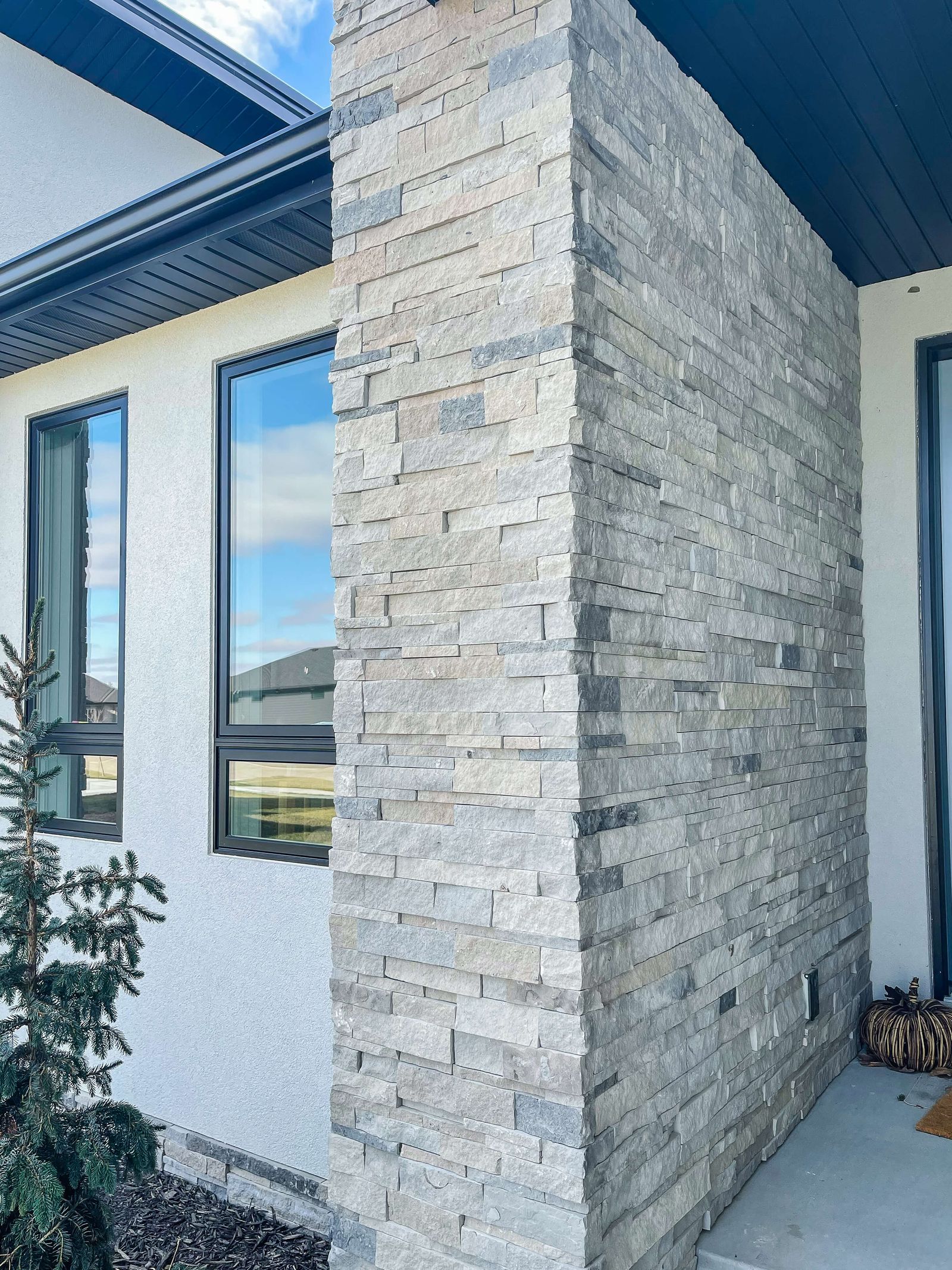 Explore Skyline Grey of The Razorledge Collection at Edward's Stone