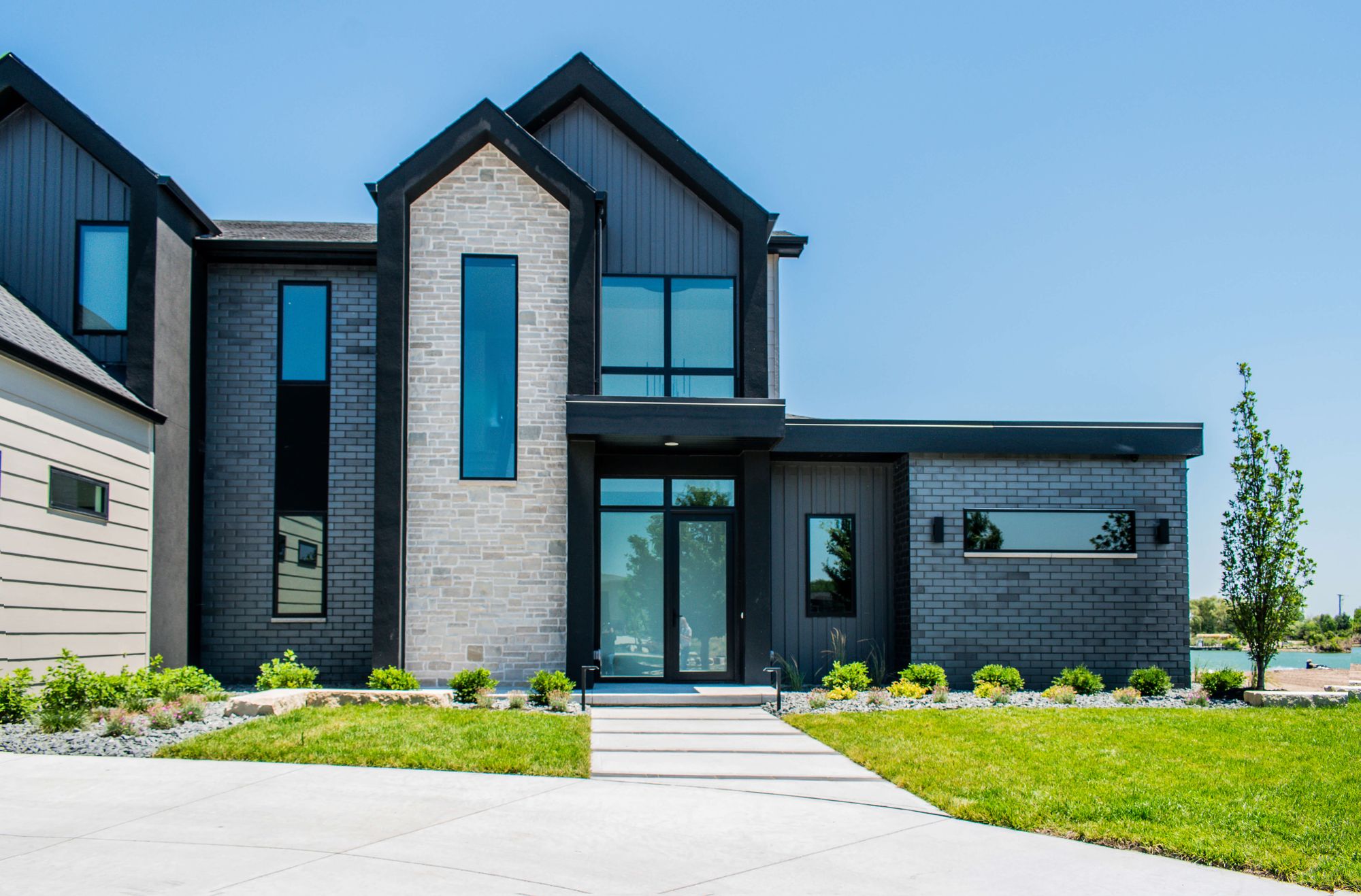 Explore Mountain Ridge of The Ashlar Collection at Edward's Stone