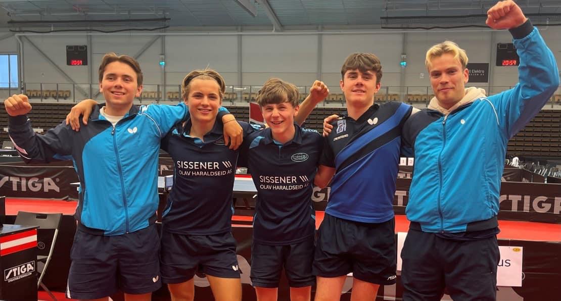 Gull i lag og double i NM for yngre