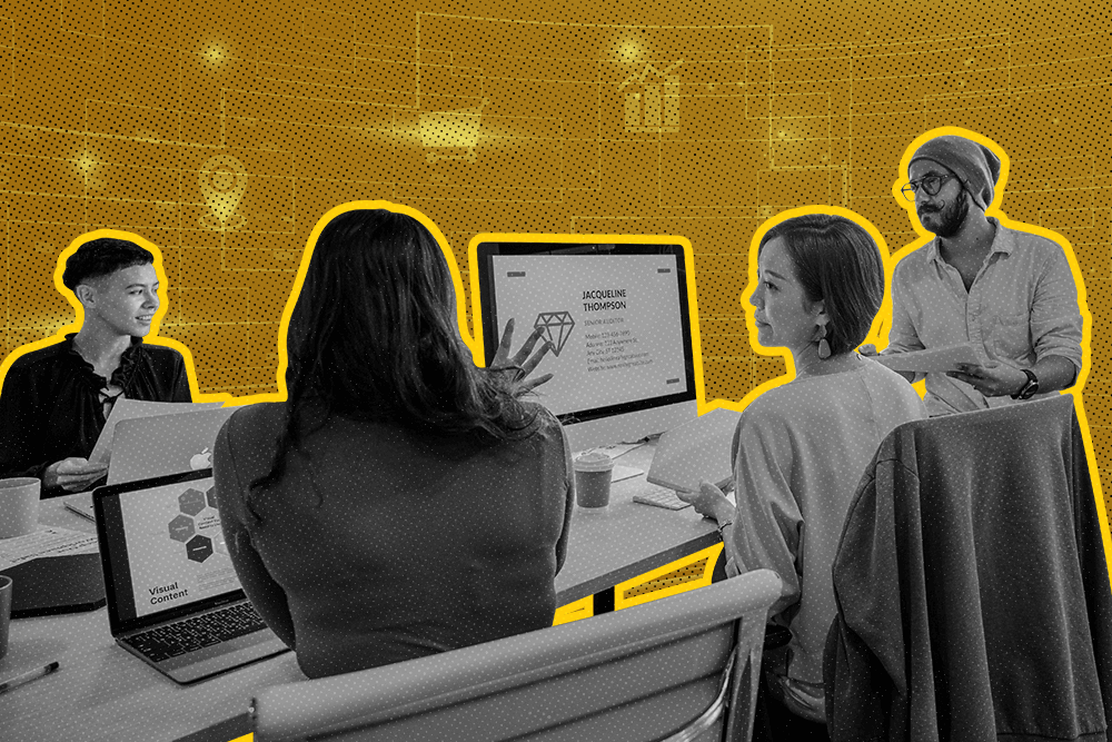 What is Team Selling? How & When to Use Team Selling to Close Better Deals