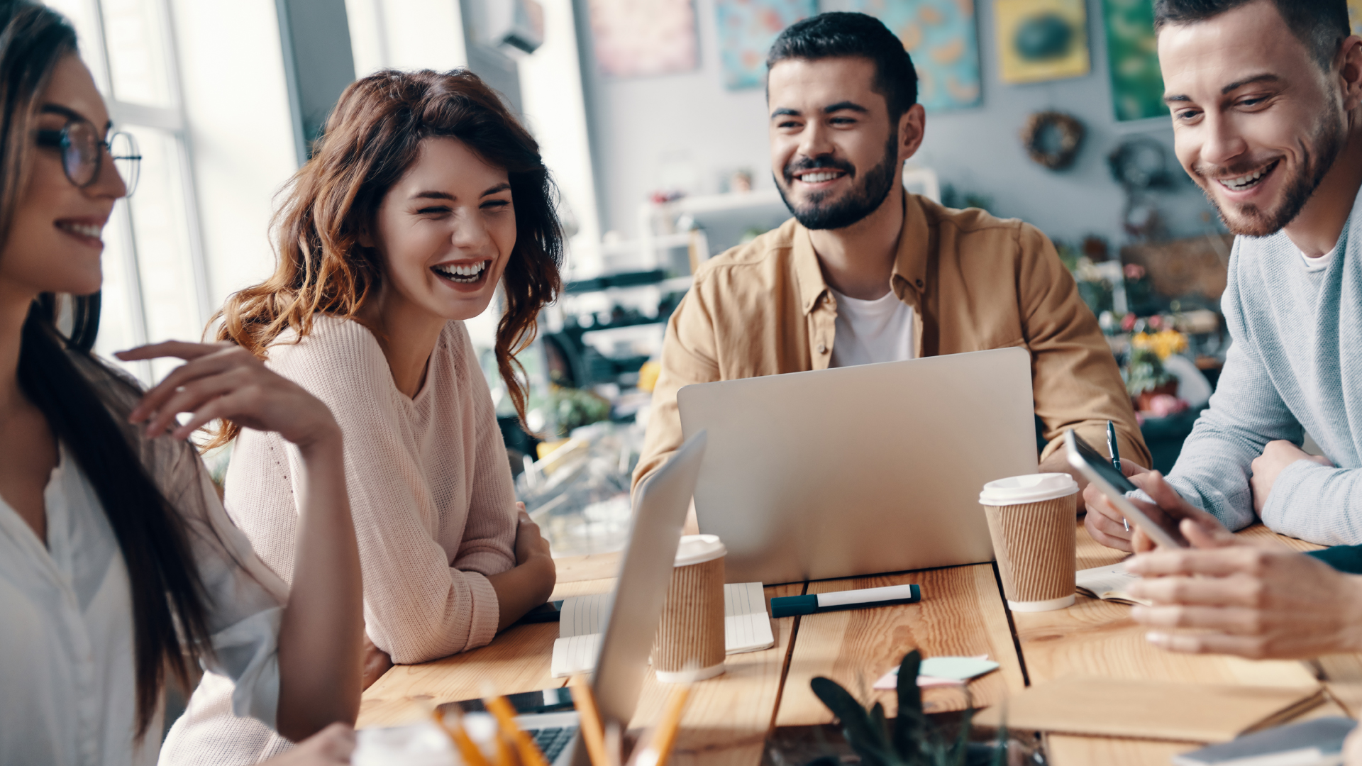 How to ignite team spirit? Try an icebreaker! - Articles | Klaxoon