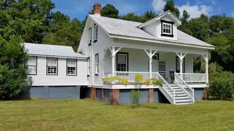 NEW: Seasonal Arrivals at the Bloody Point Lighthouse on Daufuskie ...