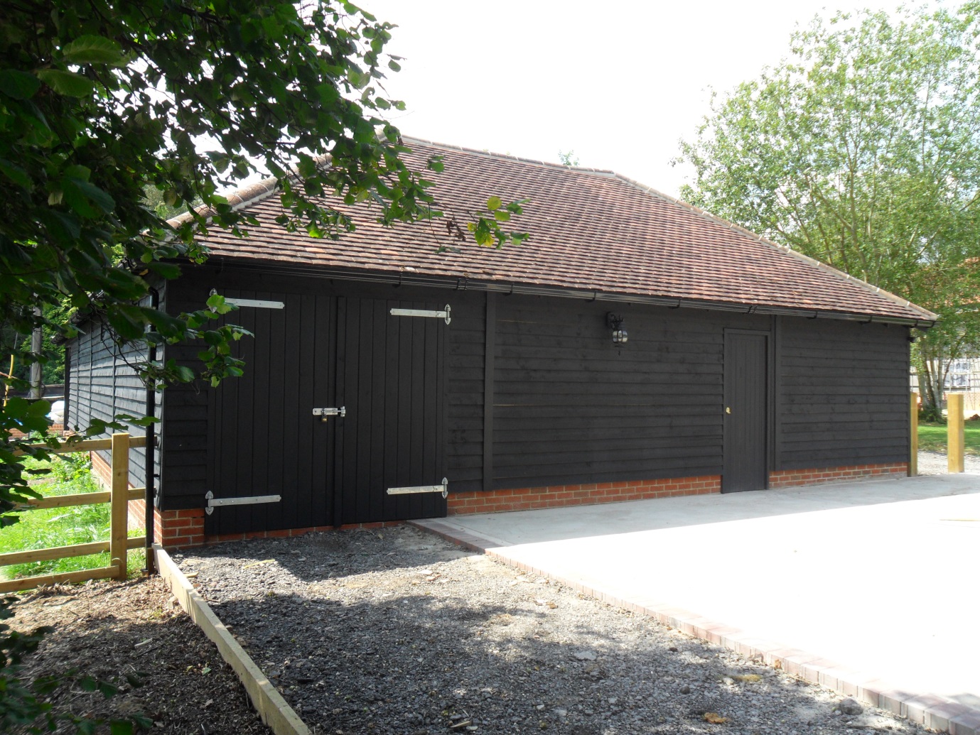 The difference between barn and full hips | Chart Garages