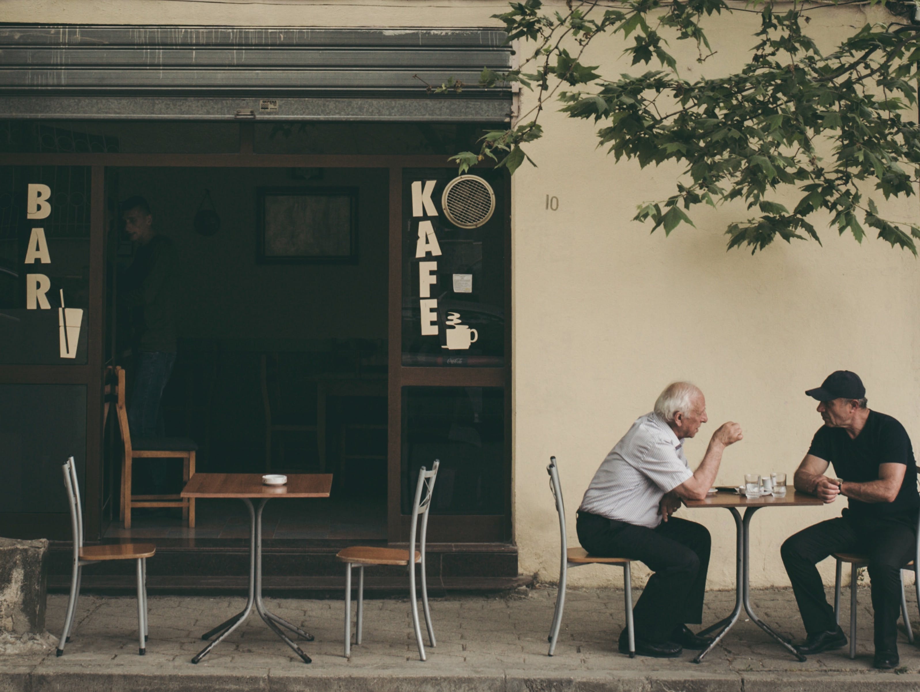 The Art & Science of Conversation | The Curiosity Chronicle