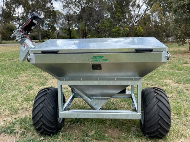 Feedtech Feeding Systems | Lead Feed Trailer