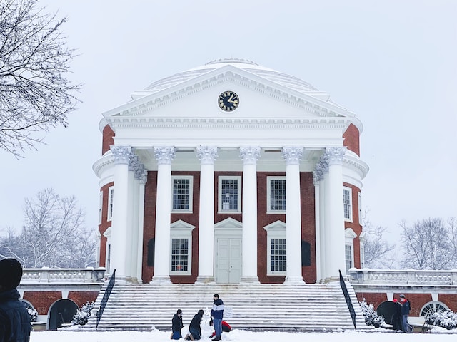 How to Get Into UVA | Acceptance Rate & Requirements