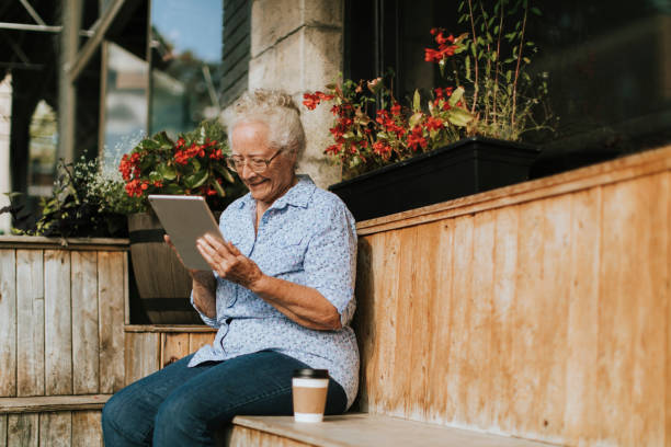 5 Tips for Using Social Media as a Senior