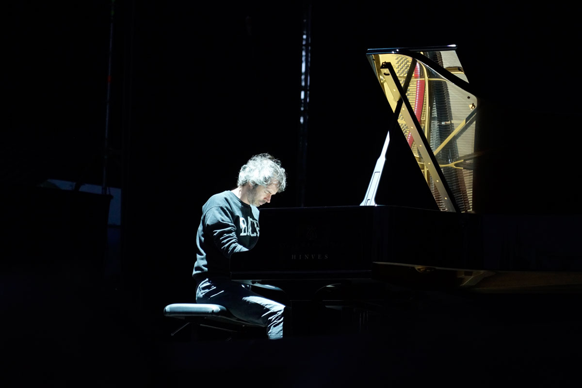 La exquisita maestría de James Rhodes al piano deslumbra en Noches del ...